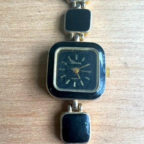 vienna | Accessories | Vintage Vienna Ladies Black And Gold Tone ...